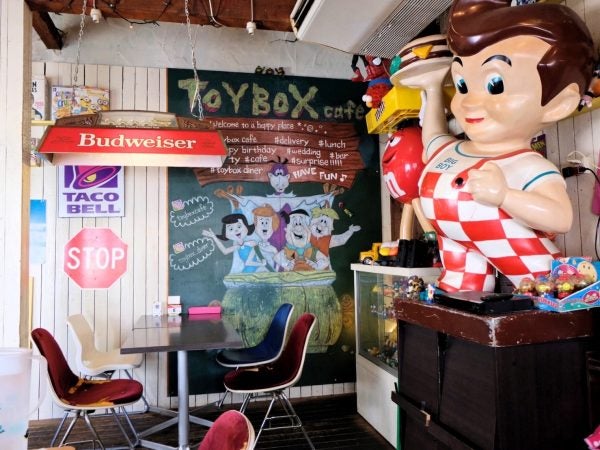 【南越谷】レトロポップな「TOY BOX CAFE」で元気をチャージ♪ | リビング埼玉Web