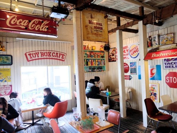 【南越谷】レトロポップな「TOY BOX CAFE」で元気をチャージ♪ | リビング埼玉Web