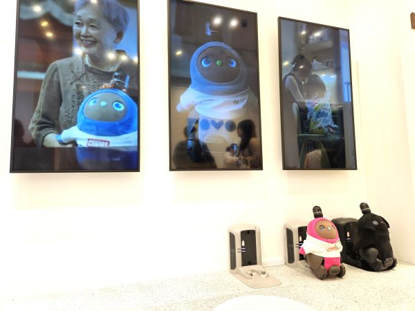 【東京丸の内】4/1オープン！「LOVOT（らぼっと） ストア 丸ビル店」 | リビング東京Web