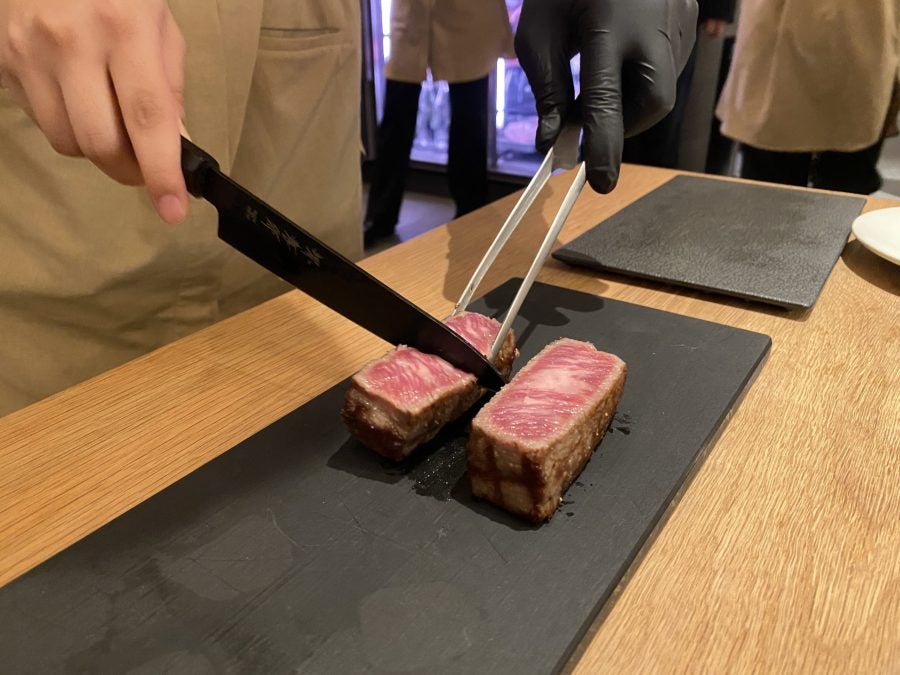 【大阪・梅田】KITTE大阪にオープン！ コースでいただく黒毛和牛焼肉「ABURIYA arata」｜編集部くるくる日記 | リビング大阪Web