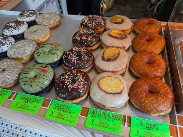 ビッグサイズのバーガーをガブリ！『BAKE STUDIO EMBER』 | リビングえひめWeb