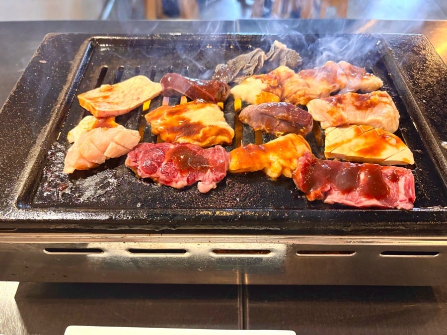 【三宮】和牛ホルモン食べ放題！「NO MEAT，NO LIFE！」肉にこだわる「焼肉 ミート牛男（USHIO）」 | リビング神戸・阪神間Web
