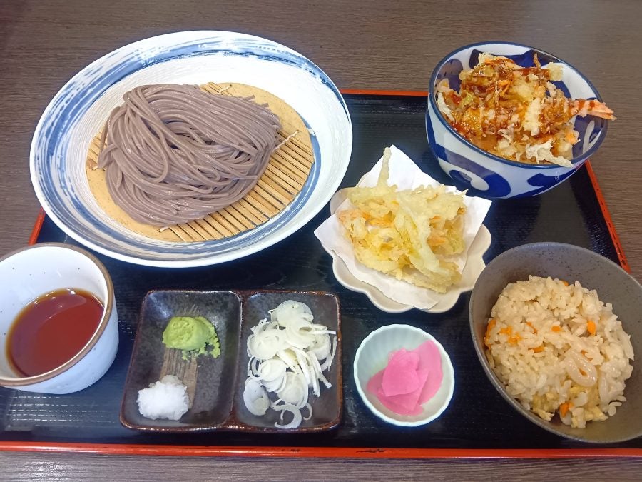 数量限定！ざるそば＆天ぷら、鳥めしも付いて1050円「山形蕎麦やま久」太白区 | リビング仙台Web
