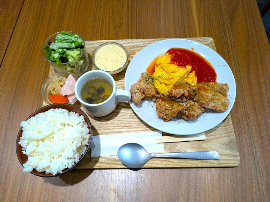 【天満橋】メイン＋ふわとろオムレツ＆しじみスープ付のお得なボリューム定食！「谷町gimove（ギモーブ）」｜居酒屋 | リビング大阪Web